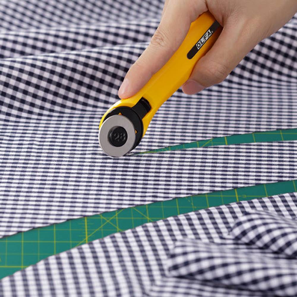 Cutter rotatif Olfa de 28 mm pour couper cuir et tissu - Cuirtex