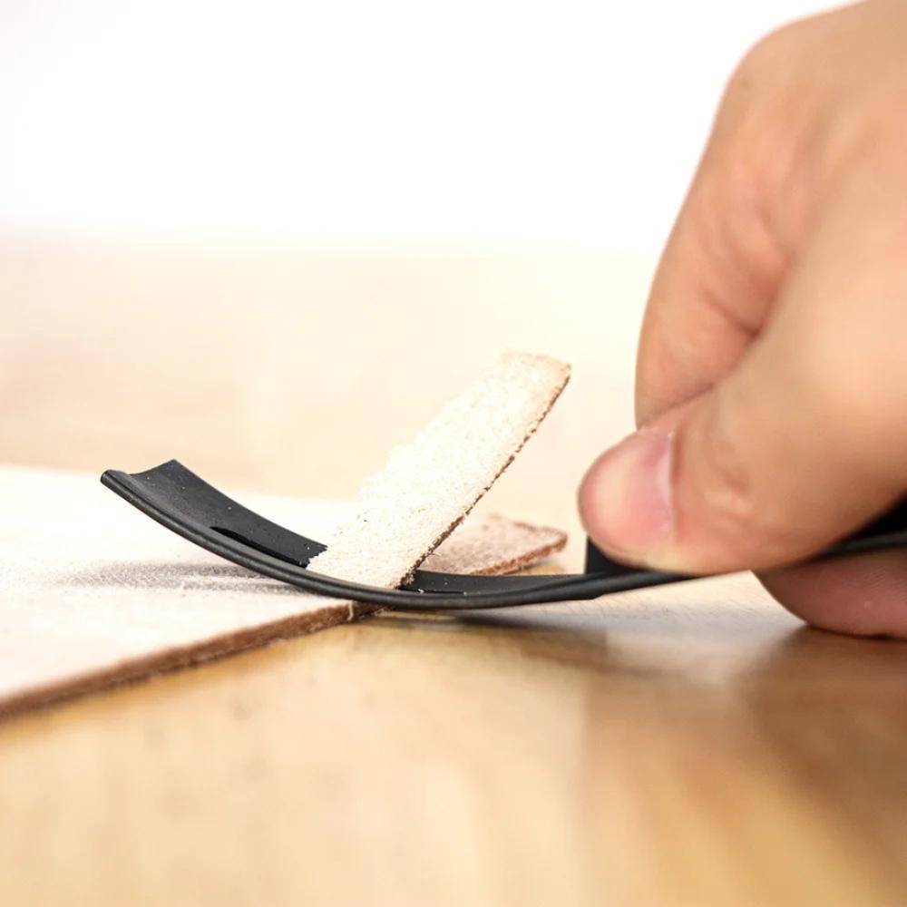 Couteau à parer incurvé IVAN pour parer le cuir - Cuirtex