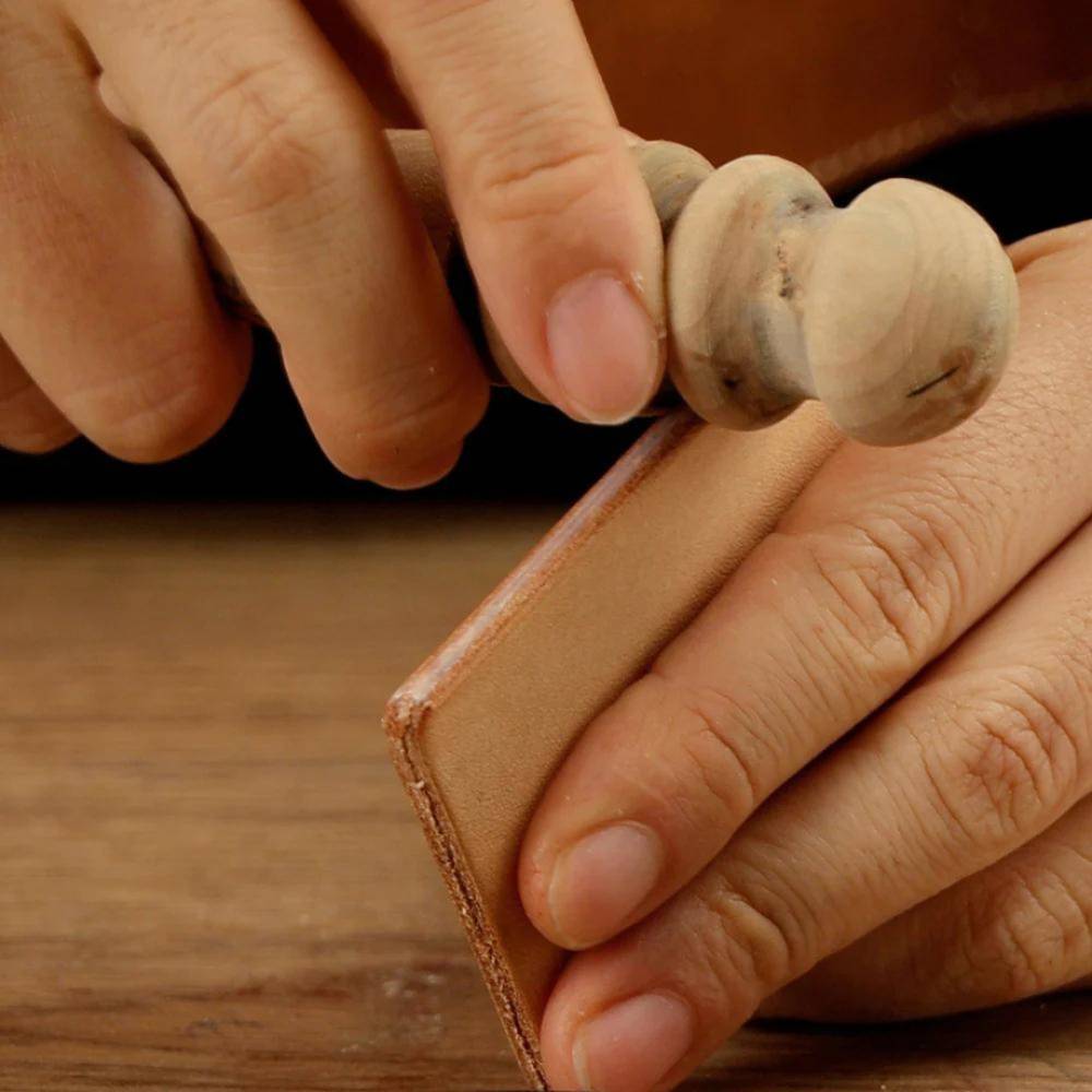 Brunissoir en bois IVAN pour la finition des tranches du cuir - Cuirtex